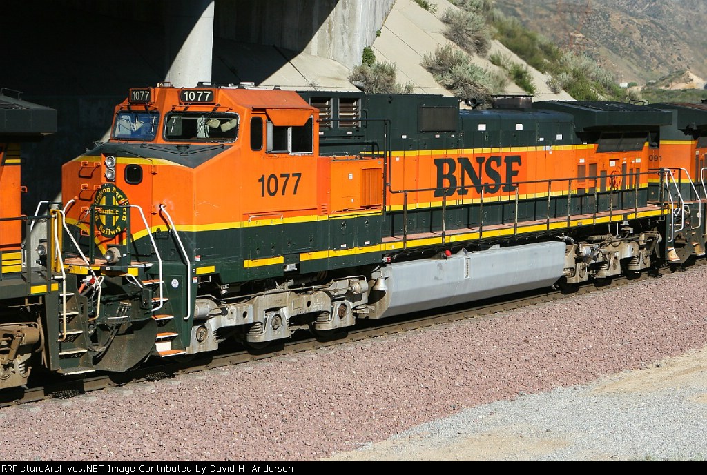 BNSF 1077